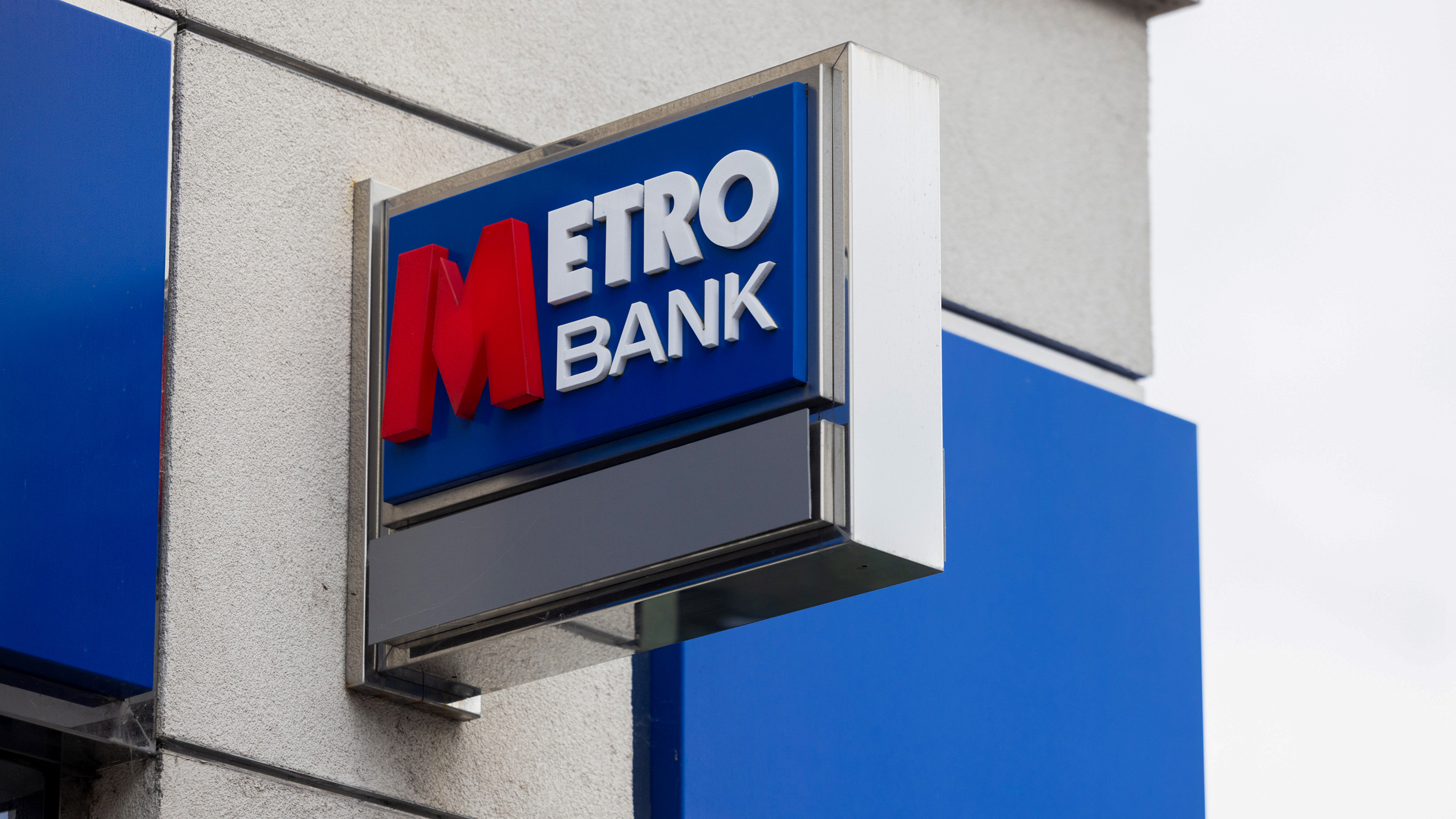 Metro Bank fined £17mn for AML control failings; Mediobanca shares fall ...