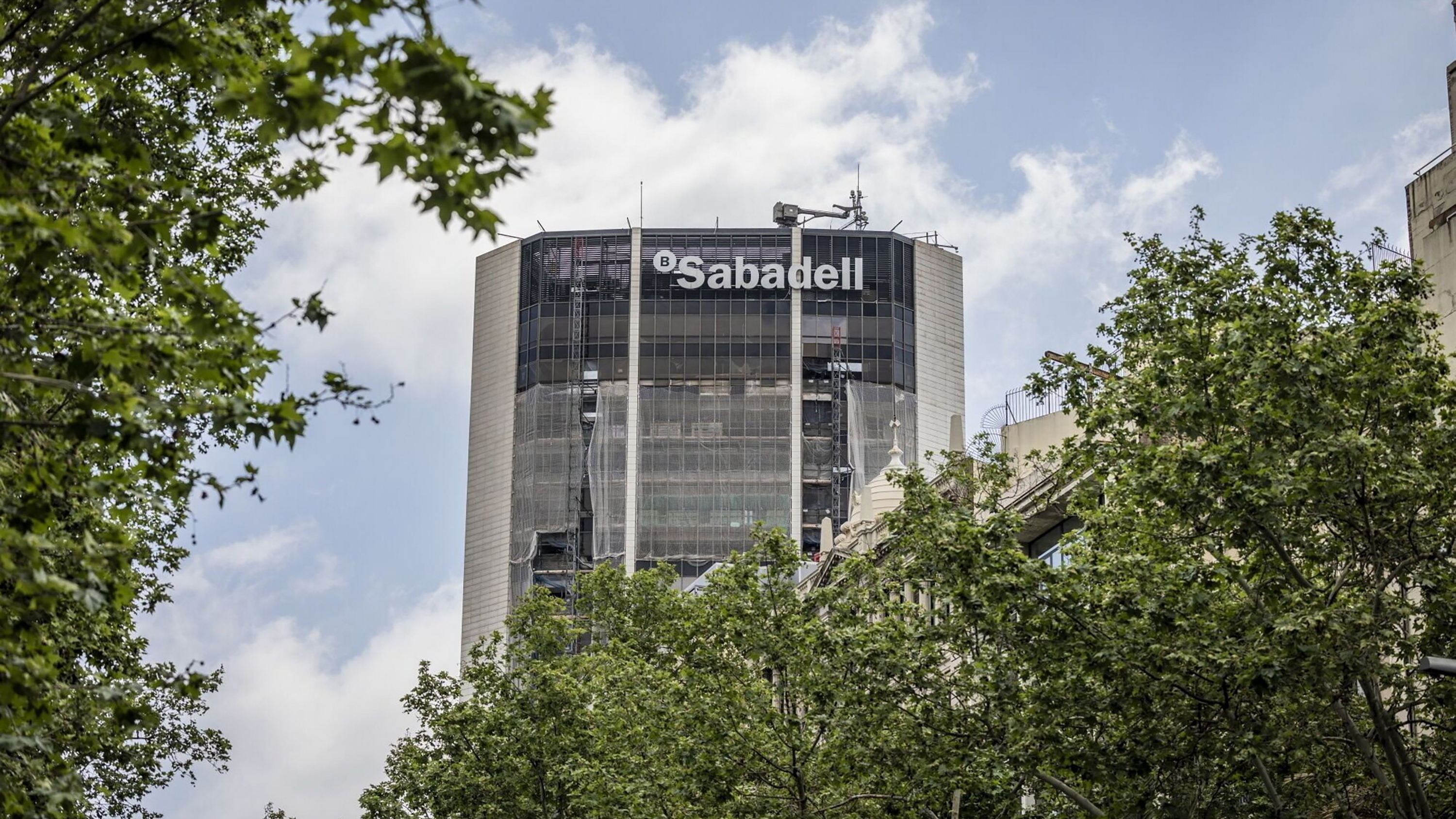 Sabadell chair reassures shareholders amid BBVA takeover bid; ECB’s ...